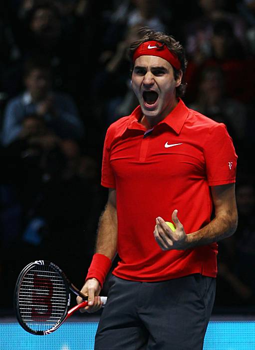Federer serves up a masterpiece in ATP final