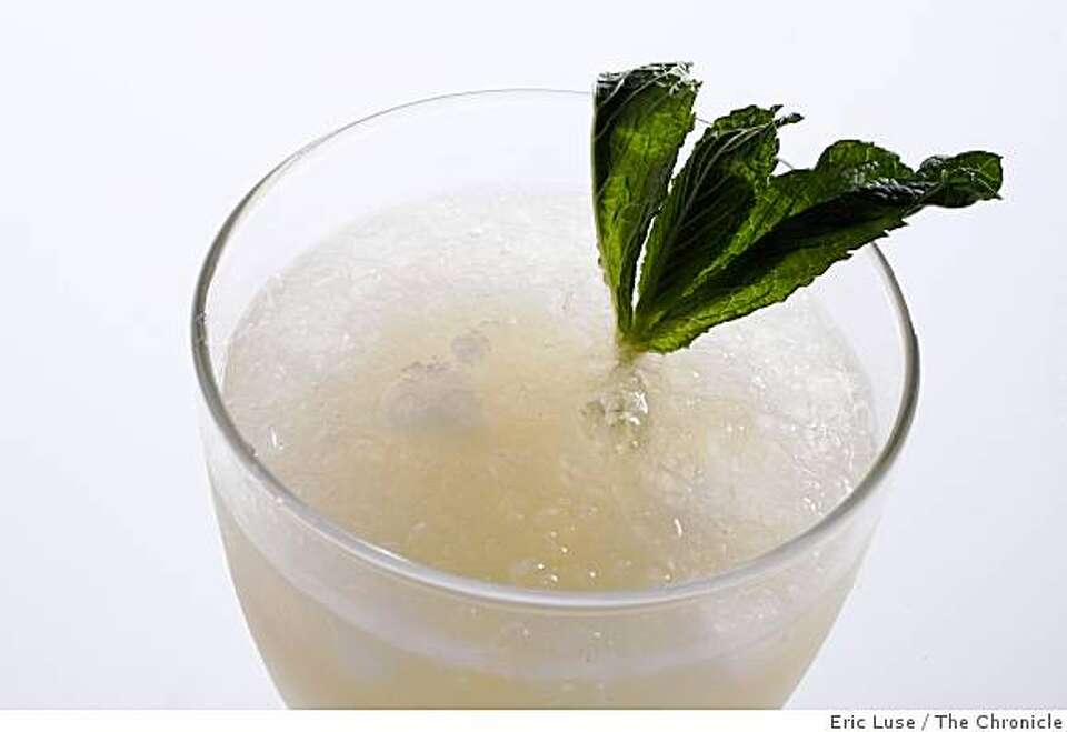 10 essential cocktails you can make at home