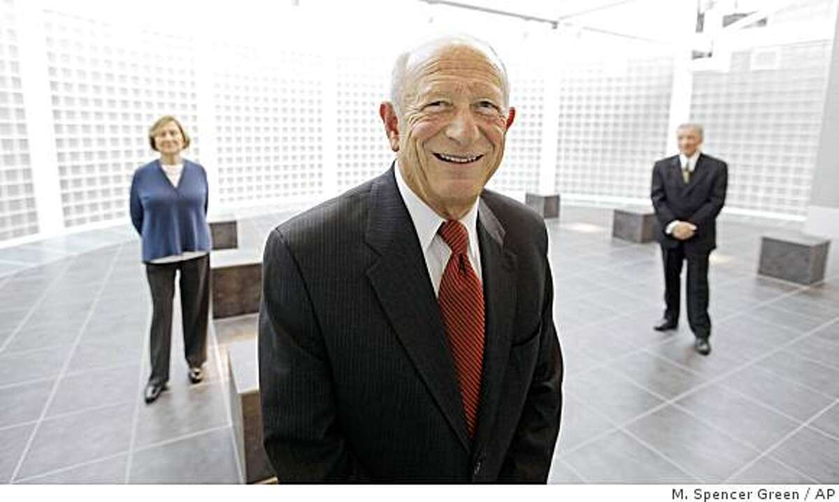 Skokie's Holocaust survivors build museum