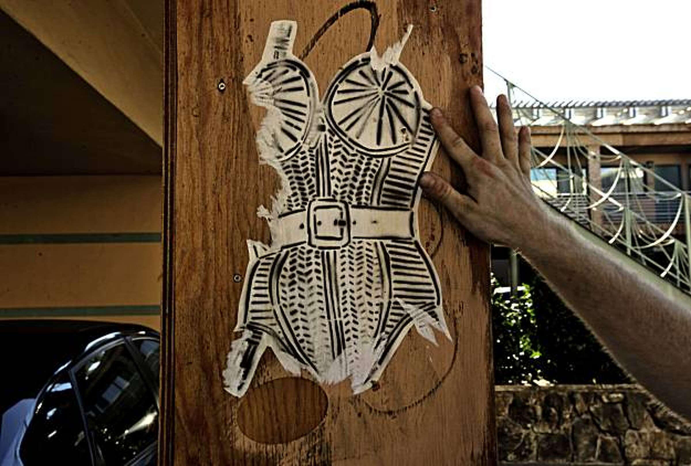 S.F. artist Jeremy Novy thrives in outdoor gallery