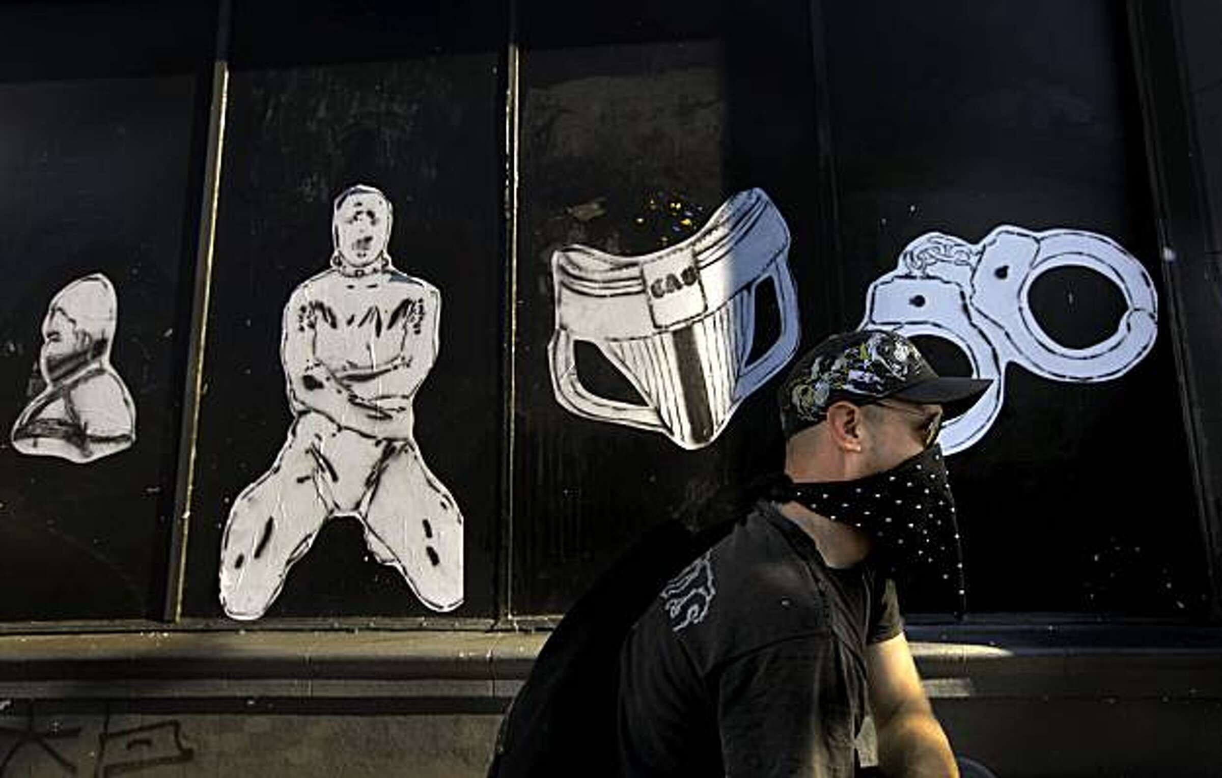 S.F. artist Jeremy Novy thrives in outdoor gallery