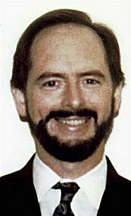 Harold Nicholson, convicted spy, admits to plot