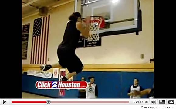 High schooler is Dunking Queen