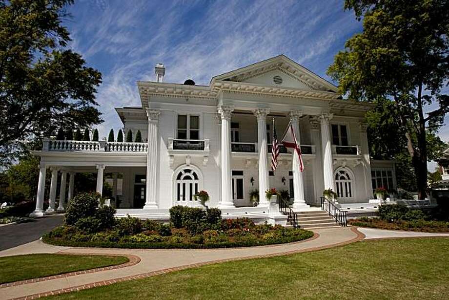 Governor's mansion empty in Sacramento - SFGate