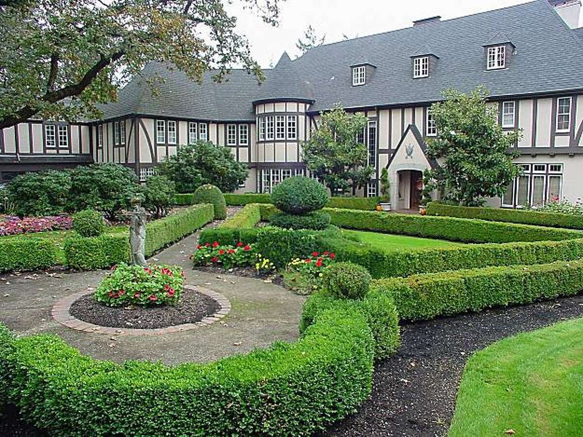 Governor's mansion empty in Sacramento