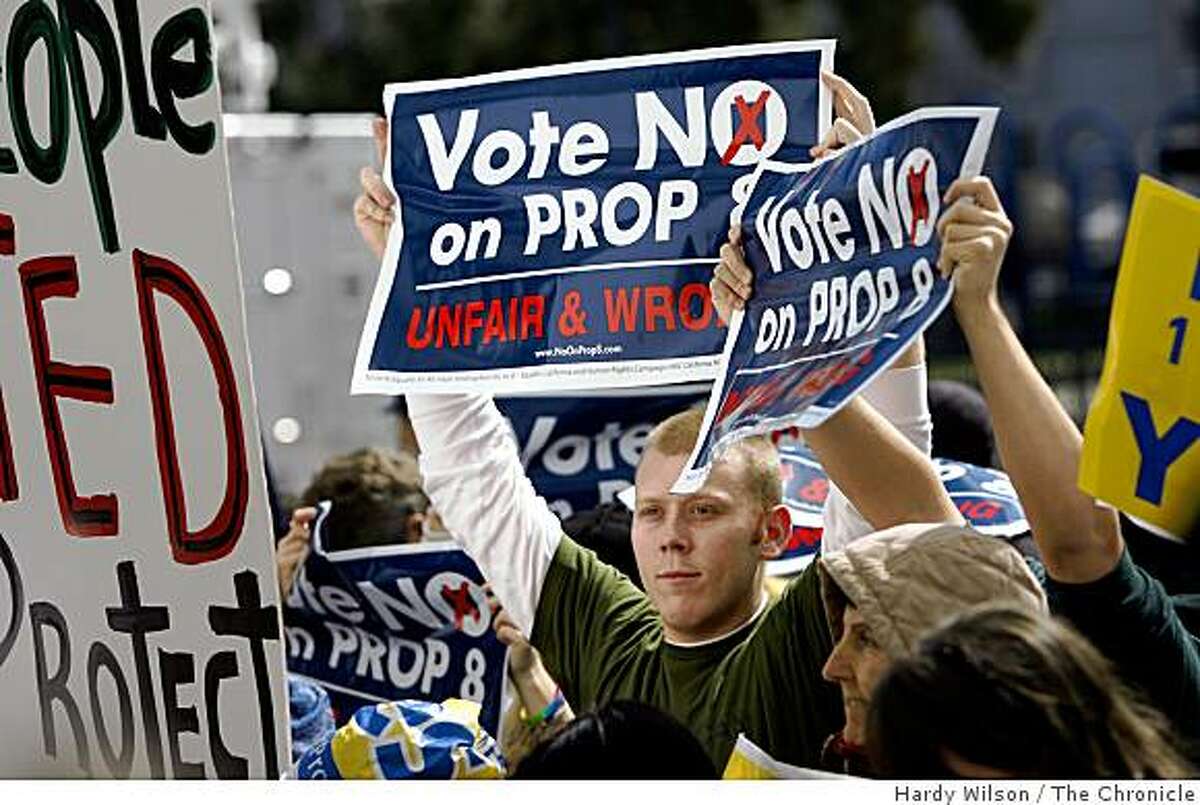 Justices seem to be leaning in favor of Prop. 8
