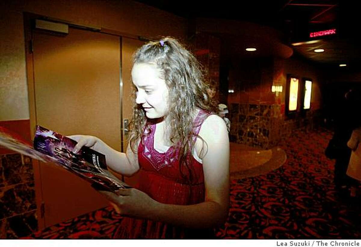To fans, four minutes with Jonas Brothers rocks