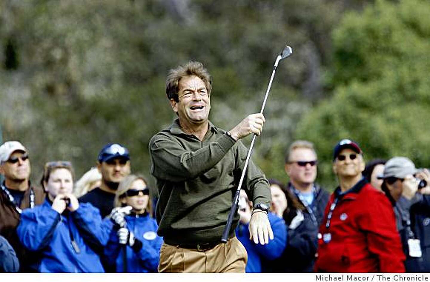 Huey Lewis has no problem staying on golf path