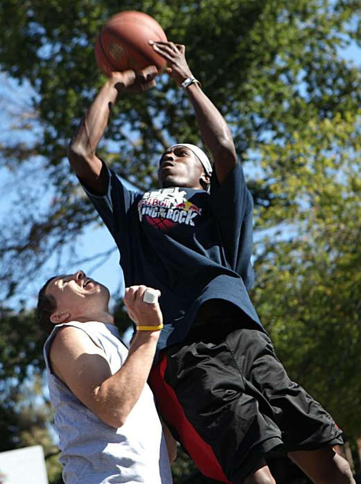 Alcatraz to host 1-on-1 basketball