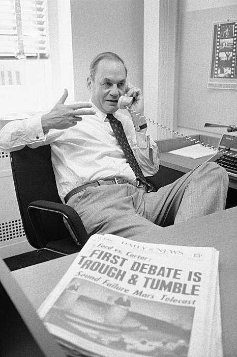 Edwin Newman, longtime TV newsman, dies