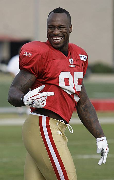 Deal makes Vernon Davis highest-paid tight end