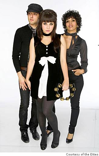 The Ettes: Power pop trio