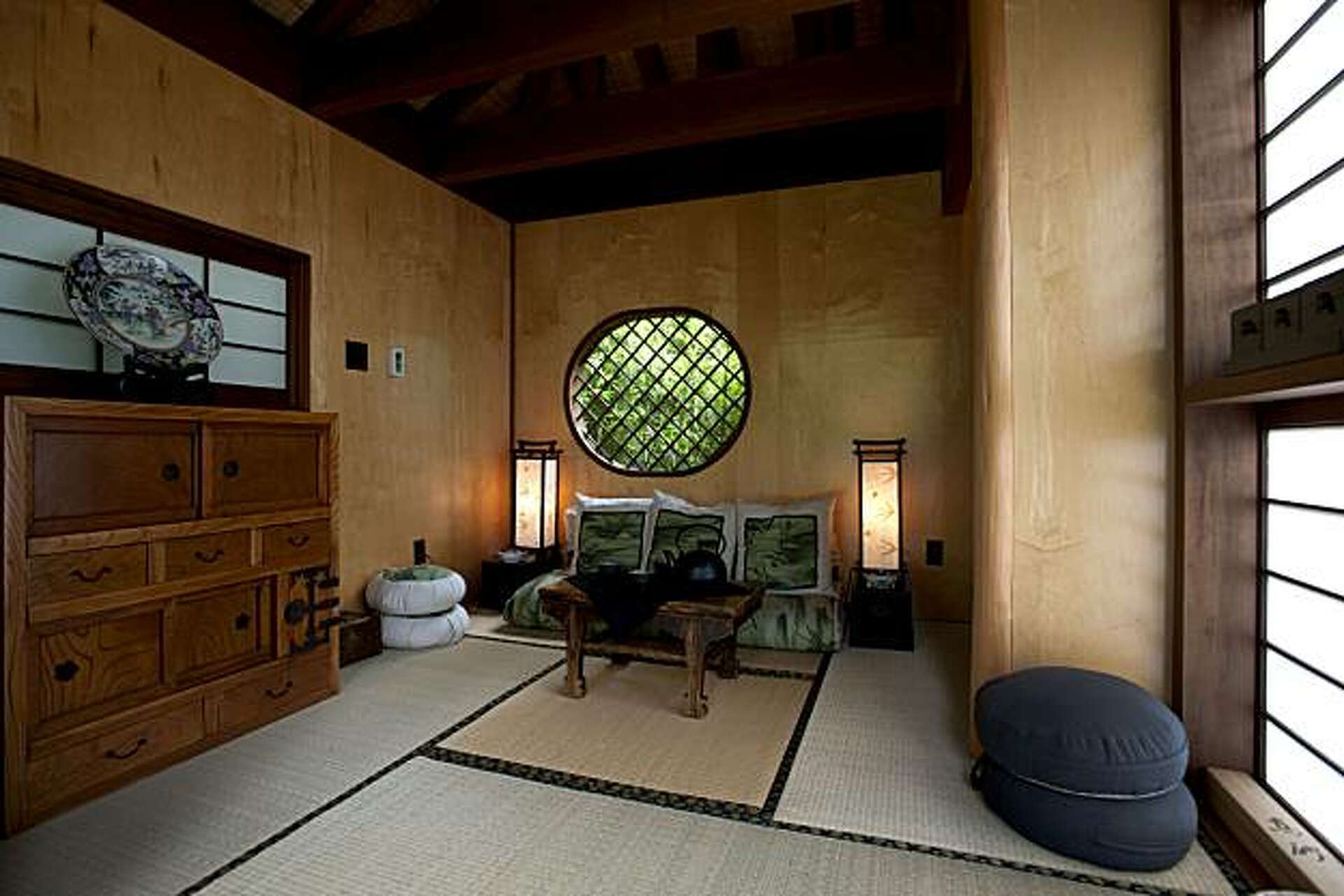 Japanese teahouse for two