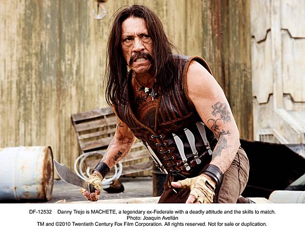 Review: 'Machete' a dull ride with gore