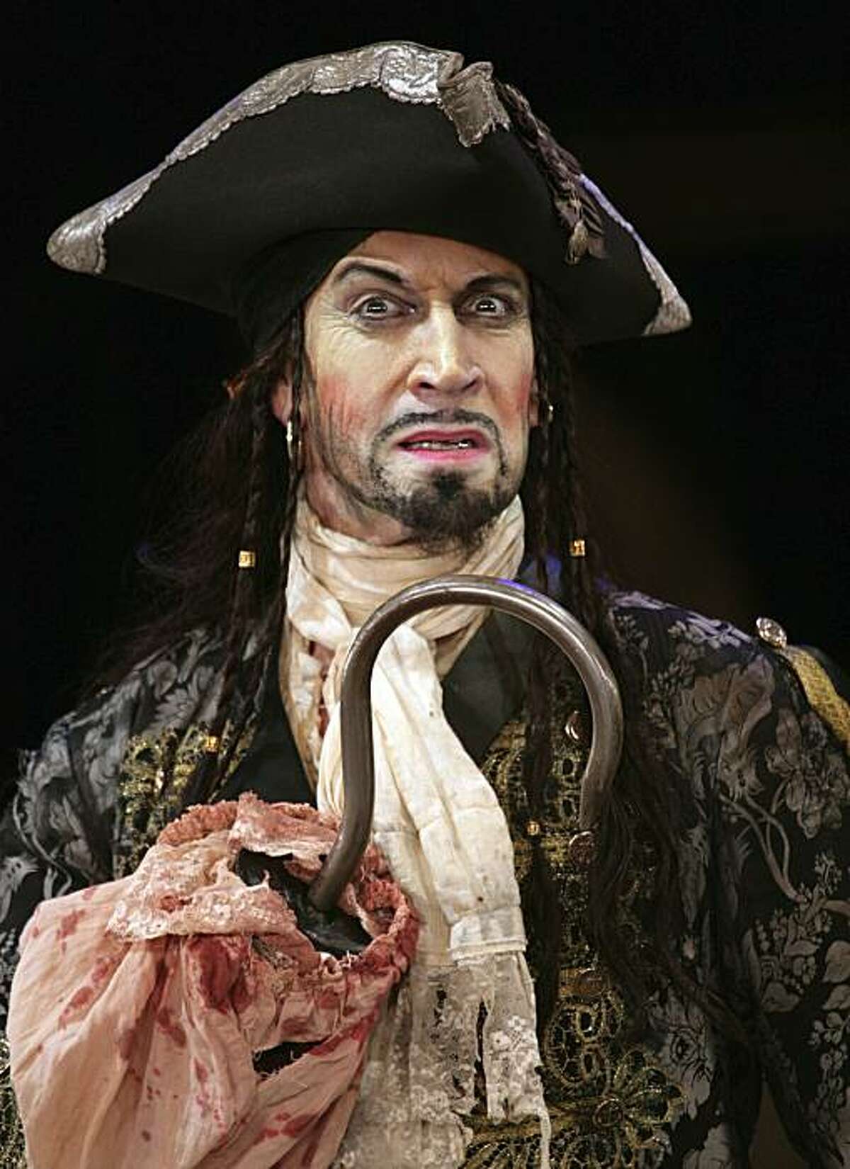 'Peter Pan' actors enjoy spirited Scrabble