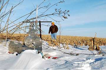 'Big Bopper's' son auctioning Dad's casket