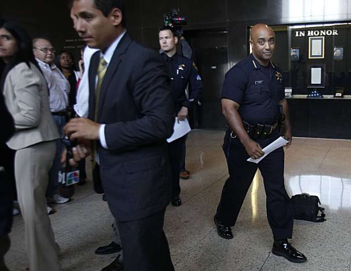 Oakland police layoff talks go down to the wire