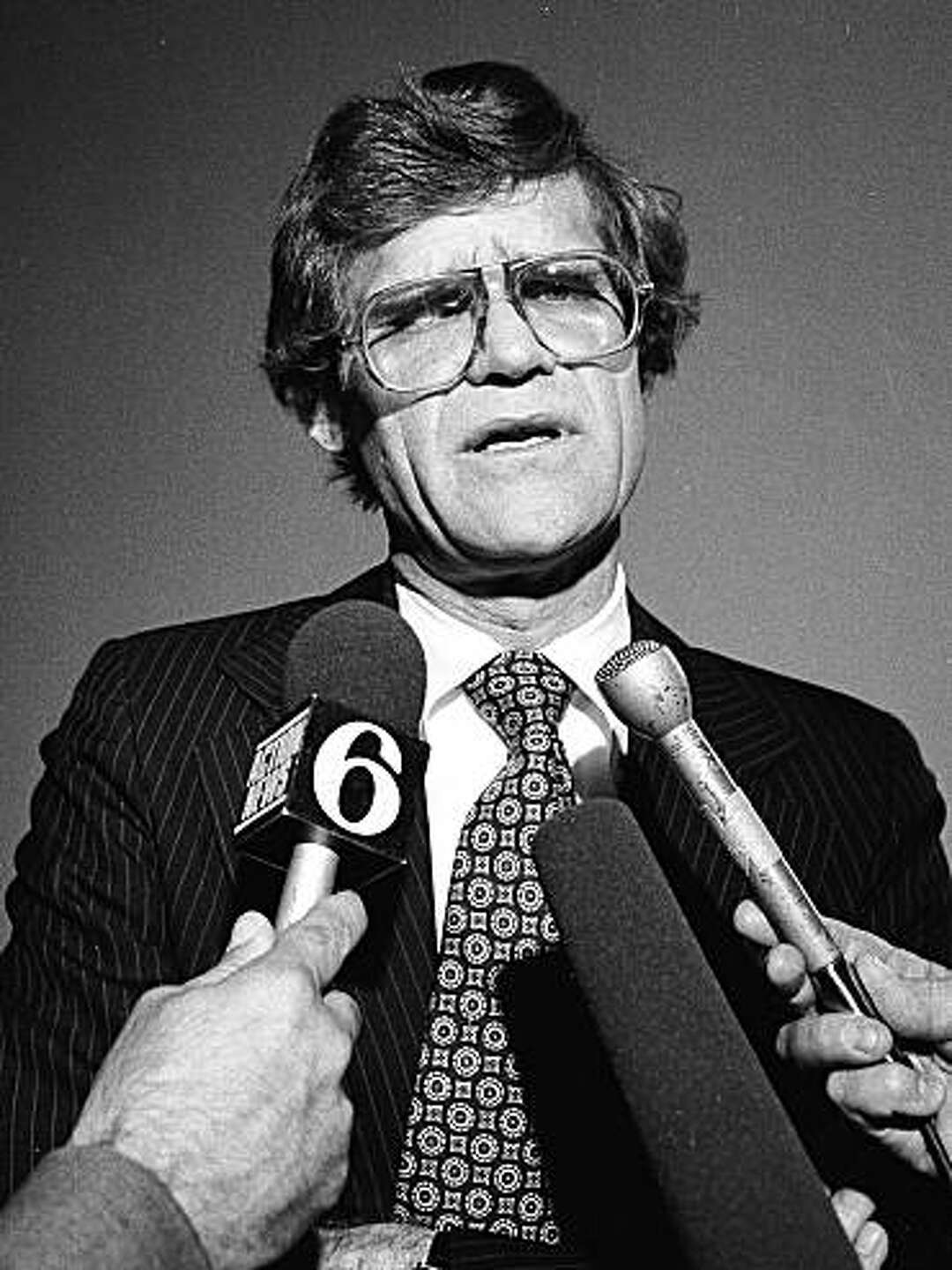 Raymond Lederer, bribed in Abscam, dies