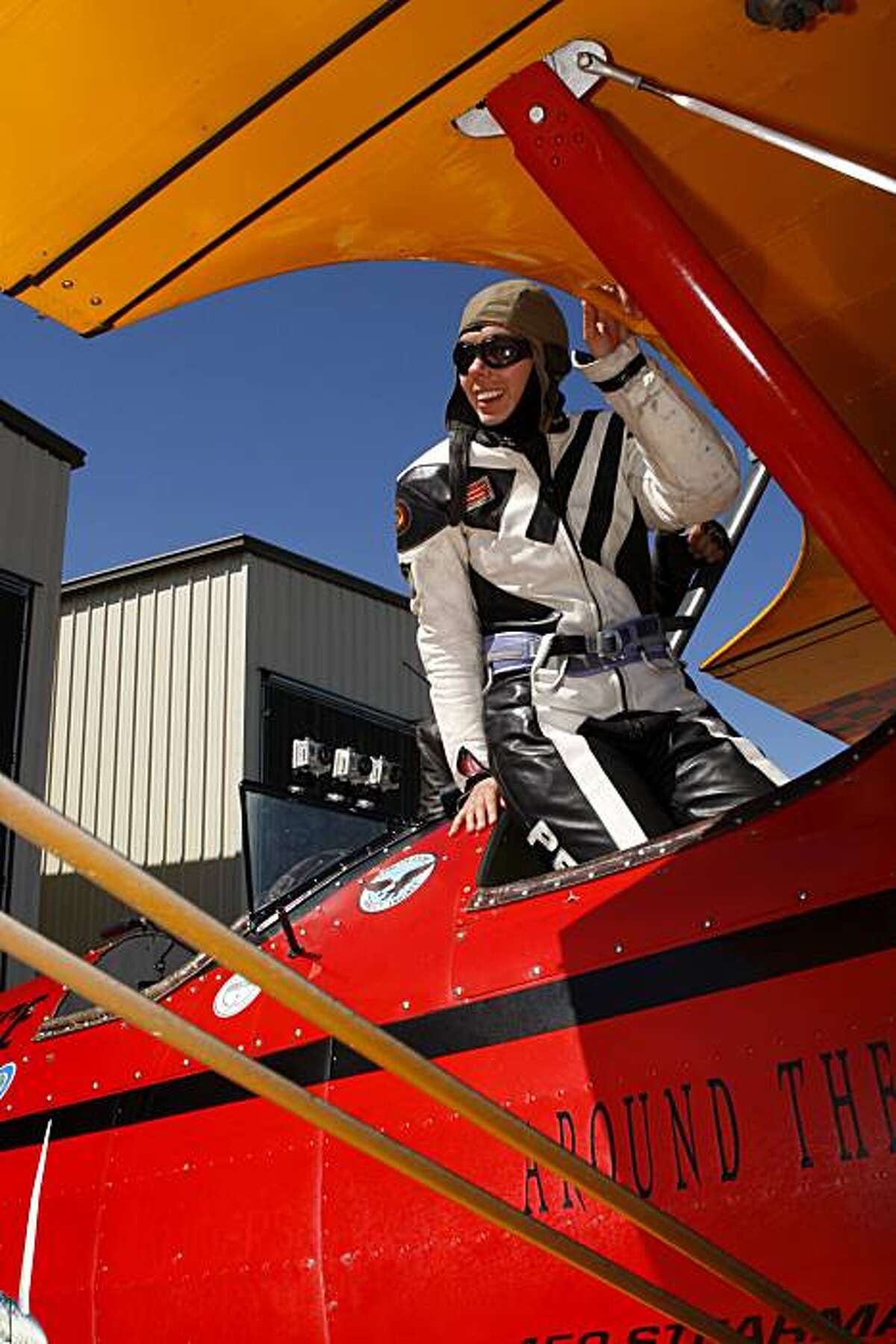 Wing walker sets record, nearly freezes
