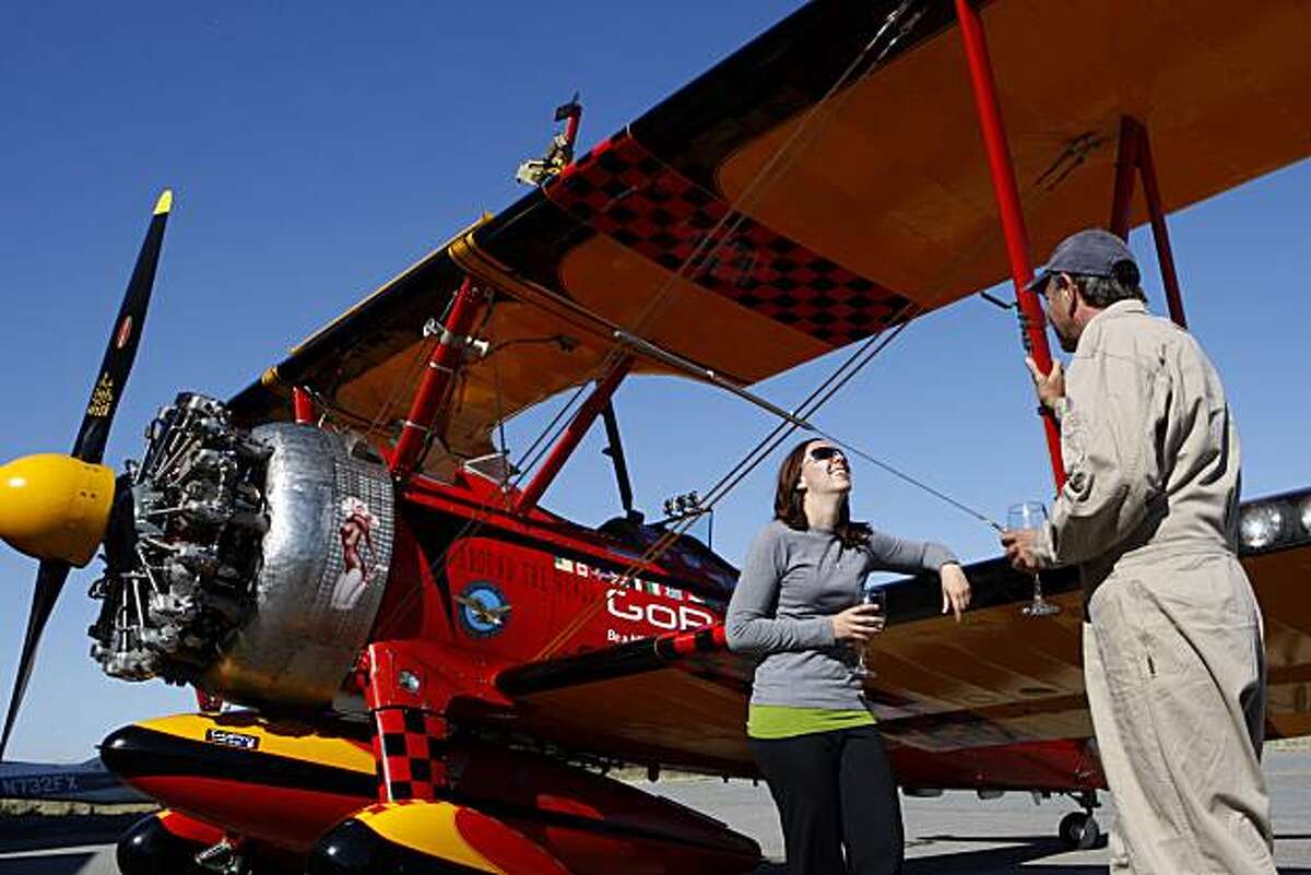 Wing walker sets record, nearly freezes