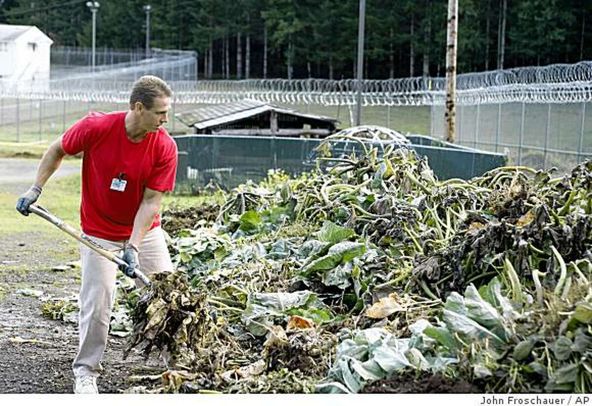 Prisons going green to save on costs