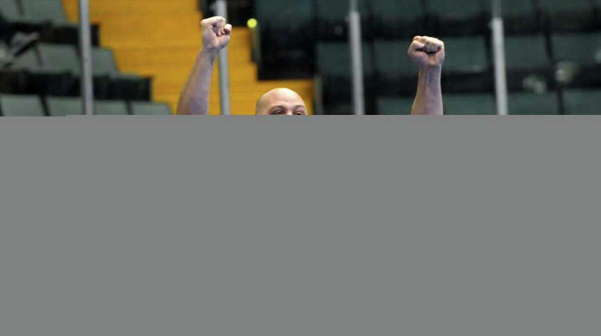 Mosley's win sets school record