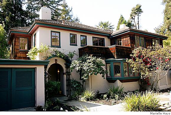 Impressive example of First Bay Tradition