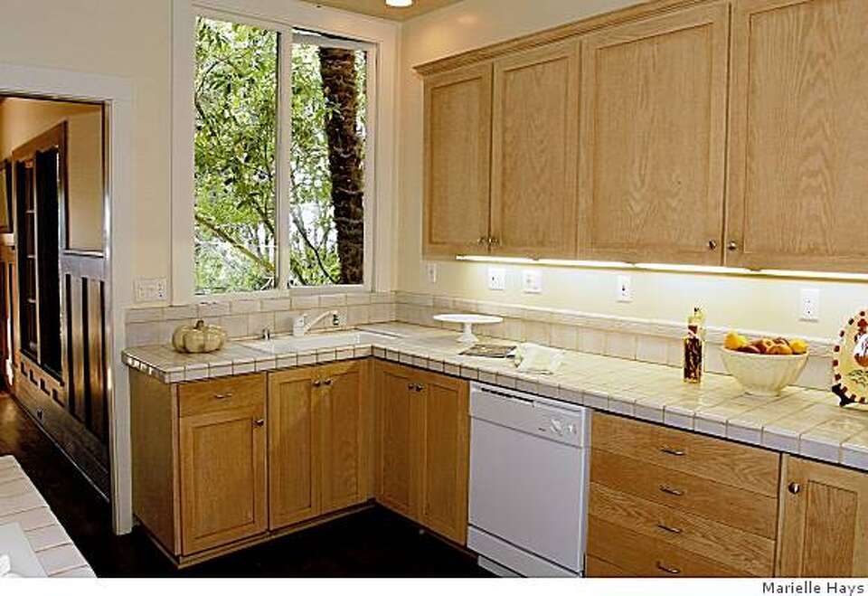 Impressive example of First Bay Tradition