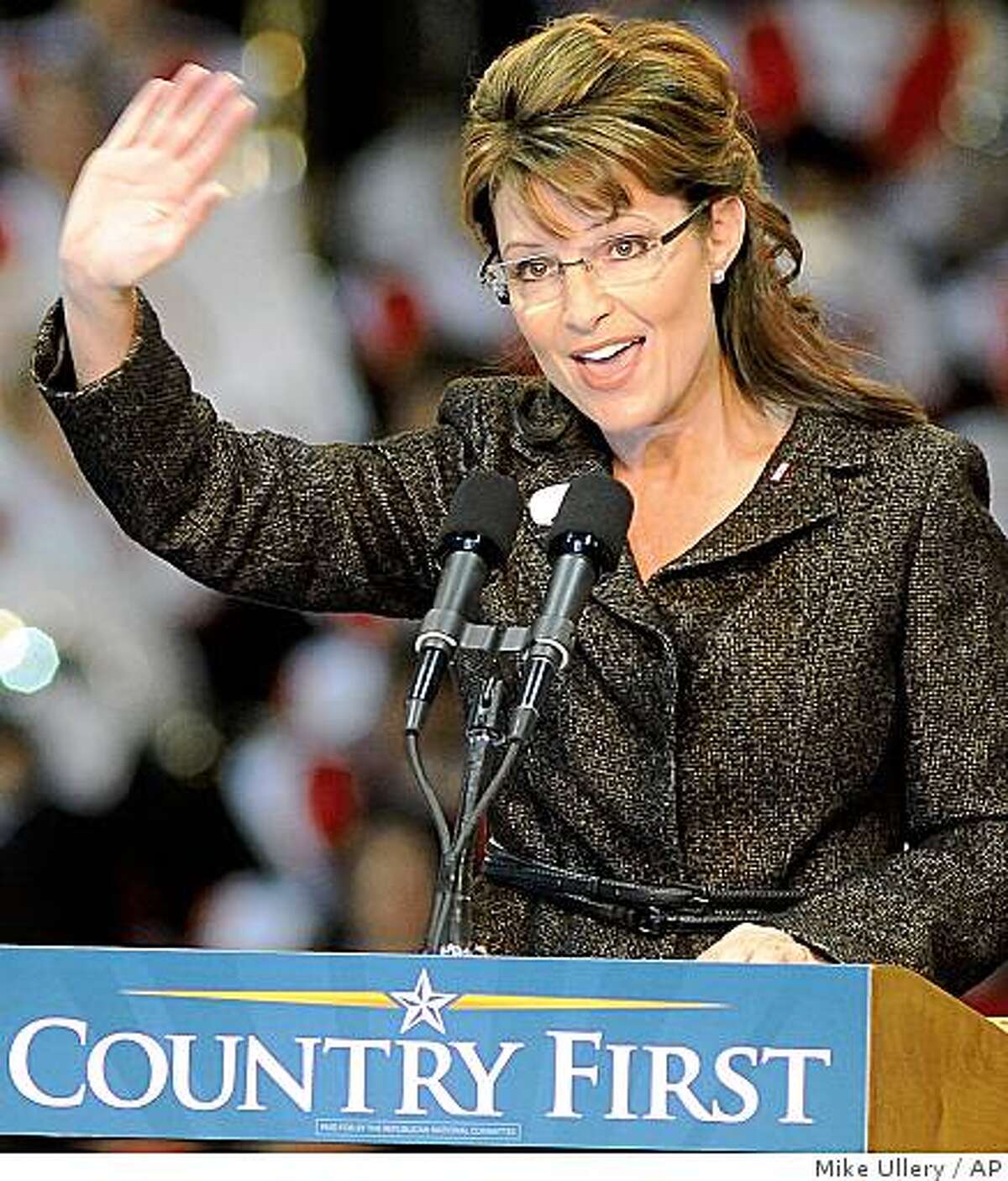 Palin's wardrobe doesn't warrant front page