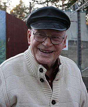 H. James Schlader, 'Voice of Woodminster,' dies