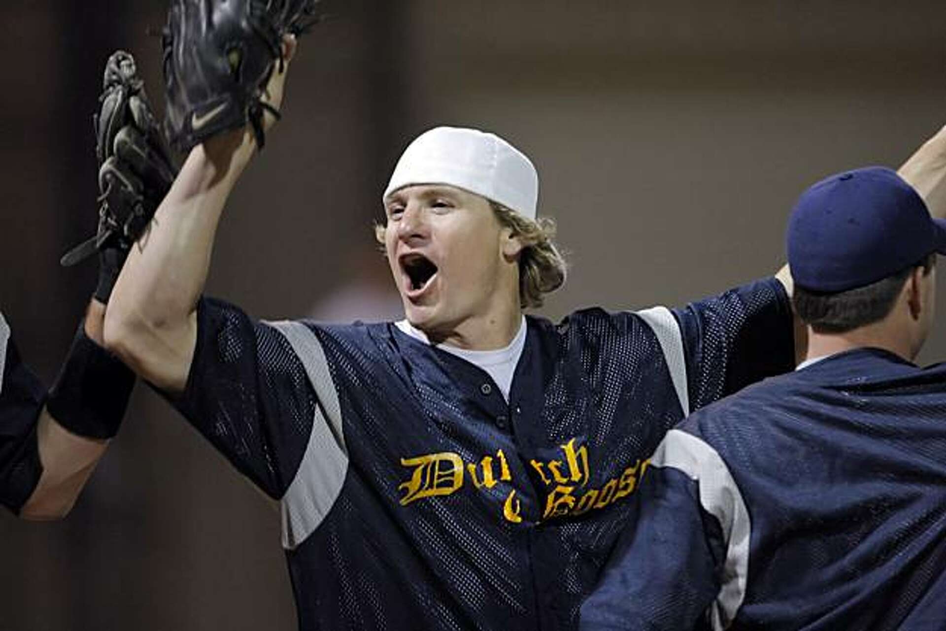 Eric Byrnes turns the page