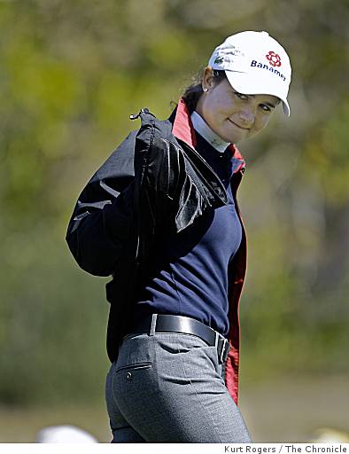 Ochoa heats up late on cool day