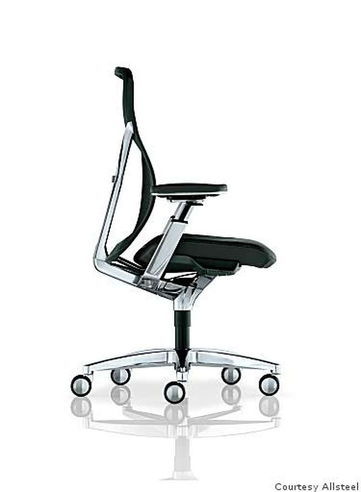 Acuity office chair uses weights to align body