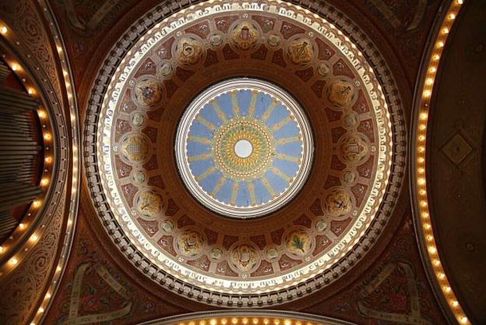 Crews save Sherith Israel, a shrine to history