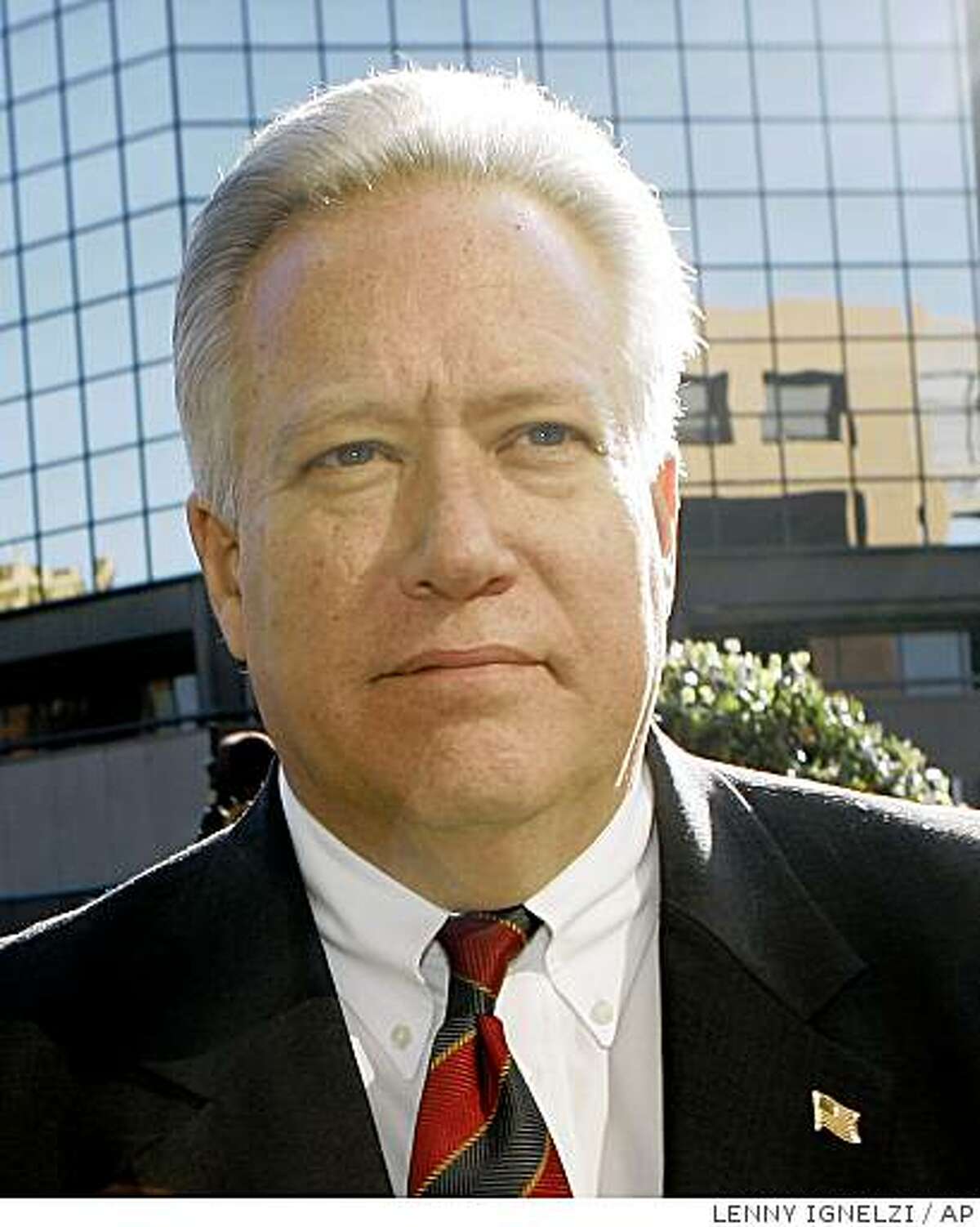 Former CIA official pleads guilty to fraud