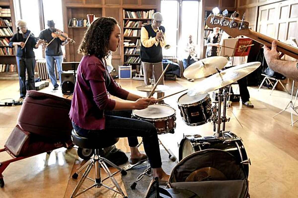 Oakland artists: Budget cuts a too-common theme