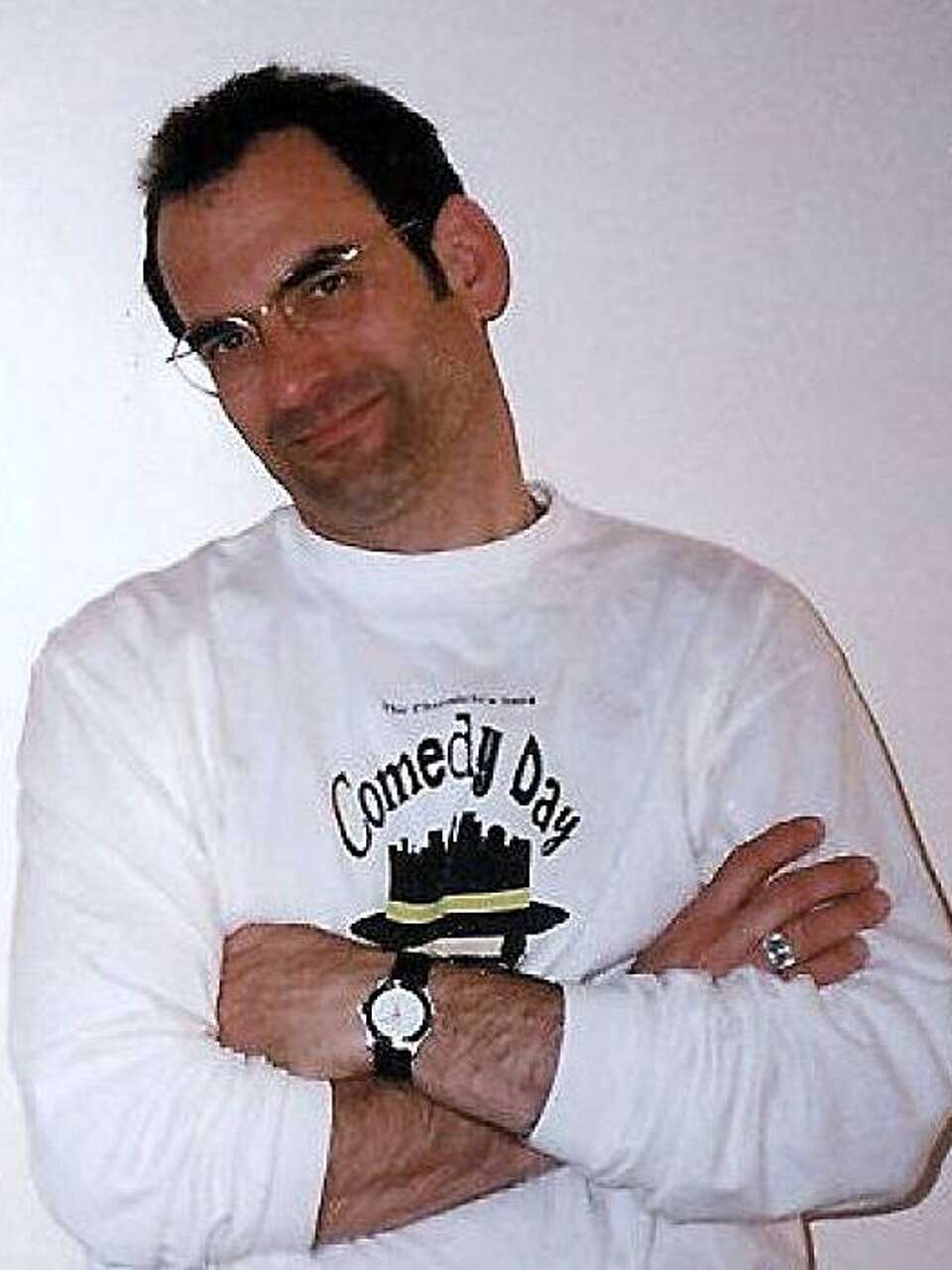 Theater producing director Charles McCue dies