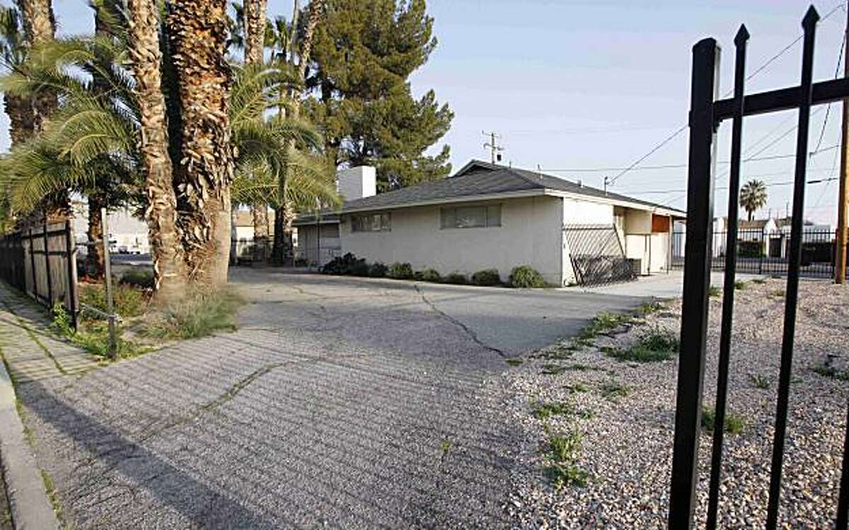 Hemet police target of attacks