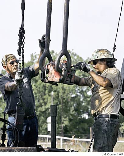 On-the-job injuries, deaths plague oil workers