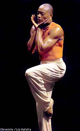 Jones Bares Soul In `Breathing' / Dancemaker gives an intimate show