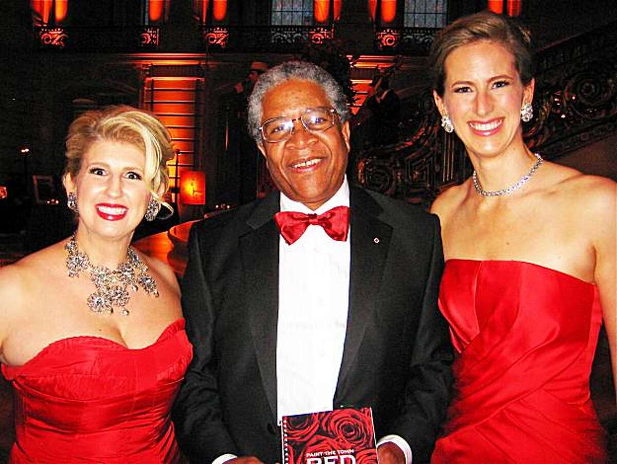 Rotunda revelry for the Red Cross