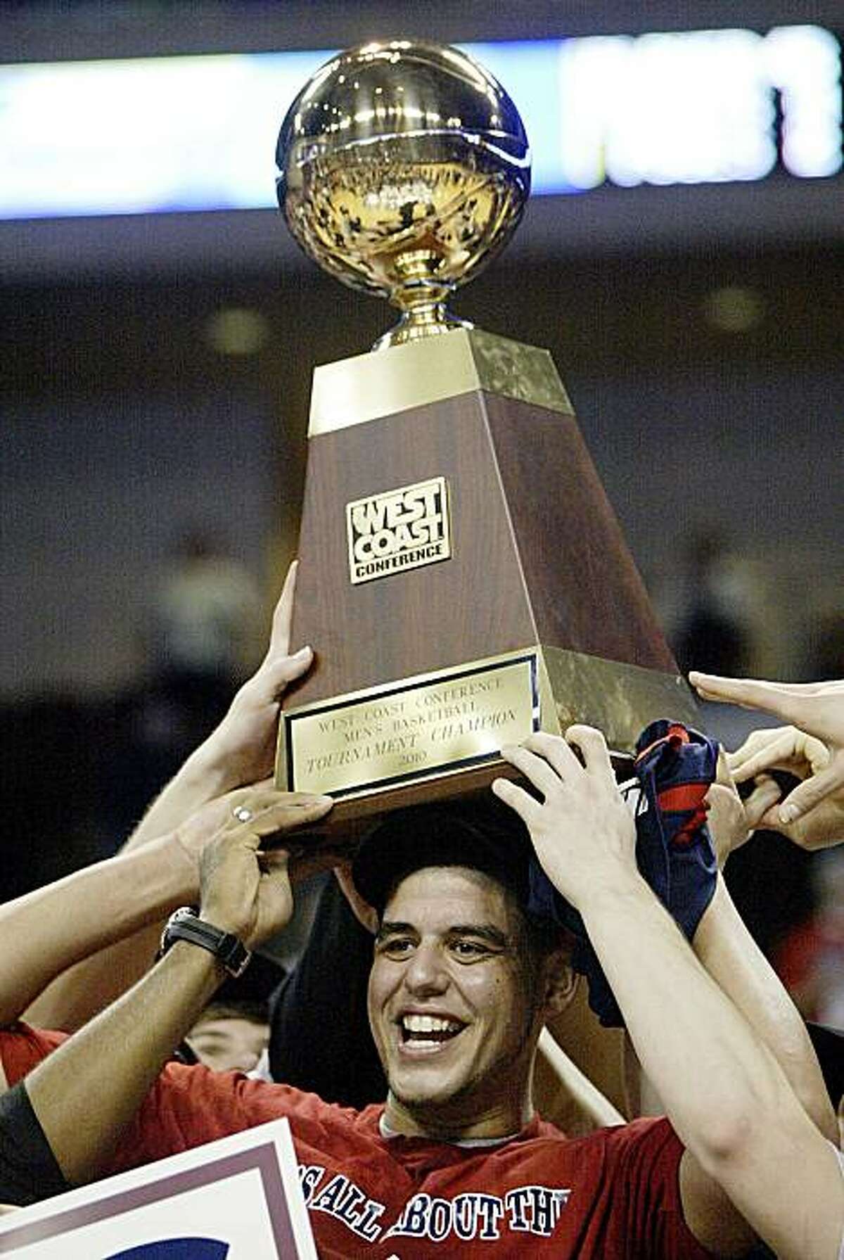 St. Mary's finally cuts down Gonzaga