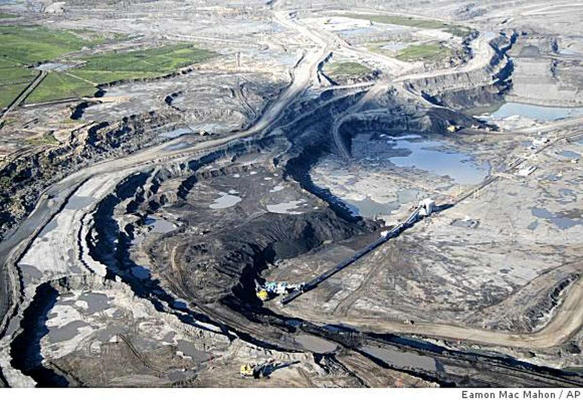 Canada pushing to exploit Alberta's oil sand