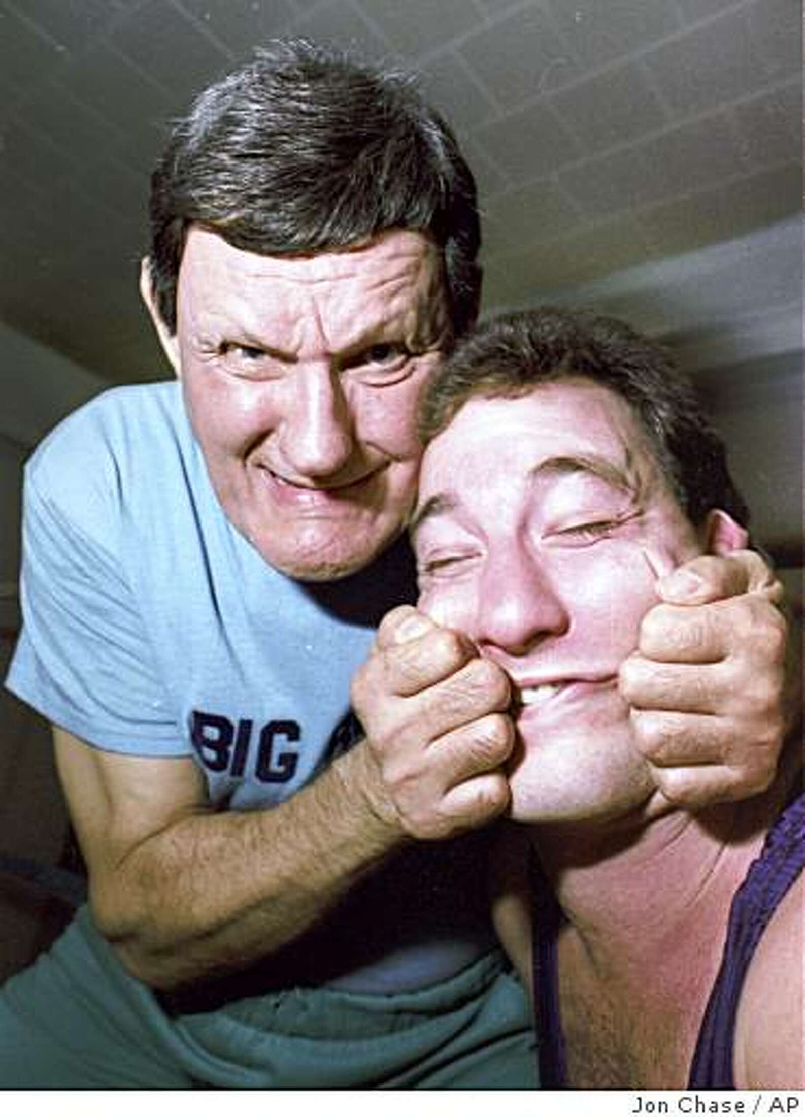 Walter Kowalski, pro wrestler, dies at 81