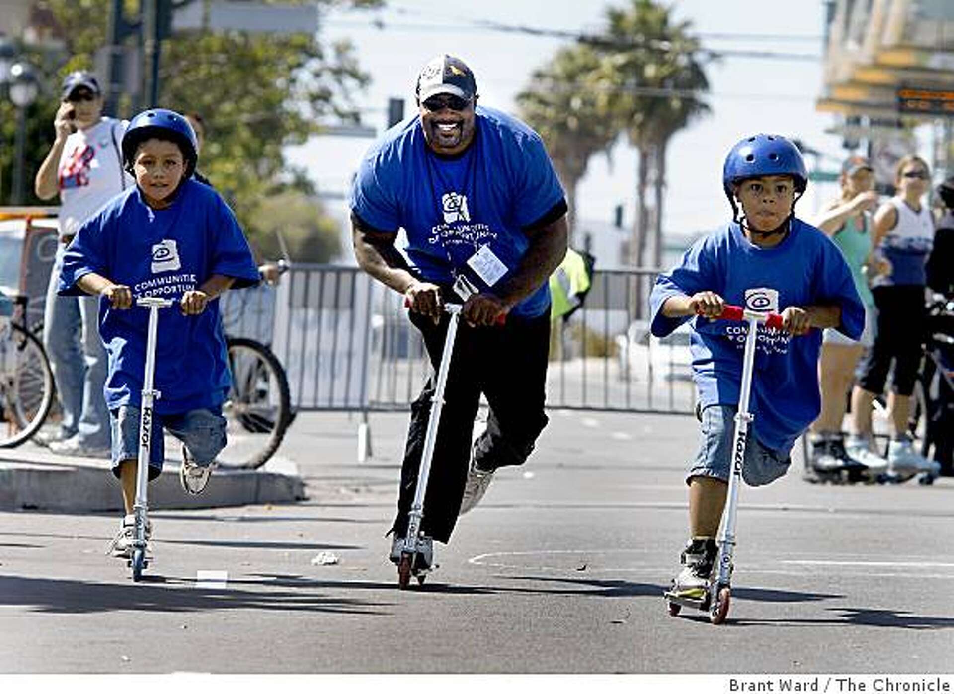 Thousands enjoy S.F.'s Sundays Street event
