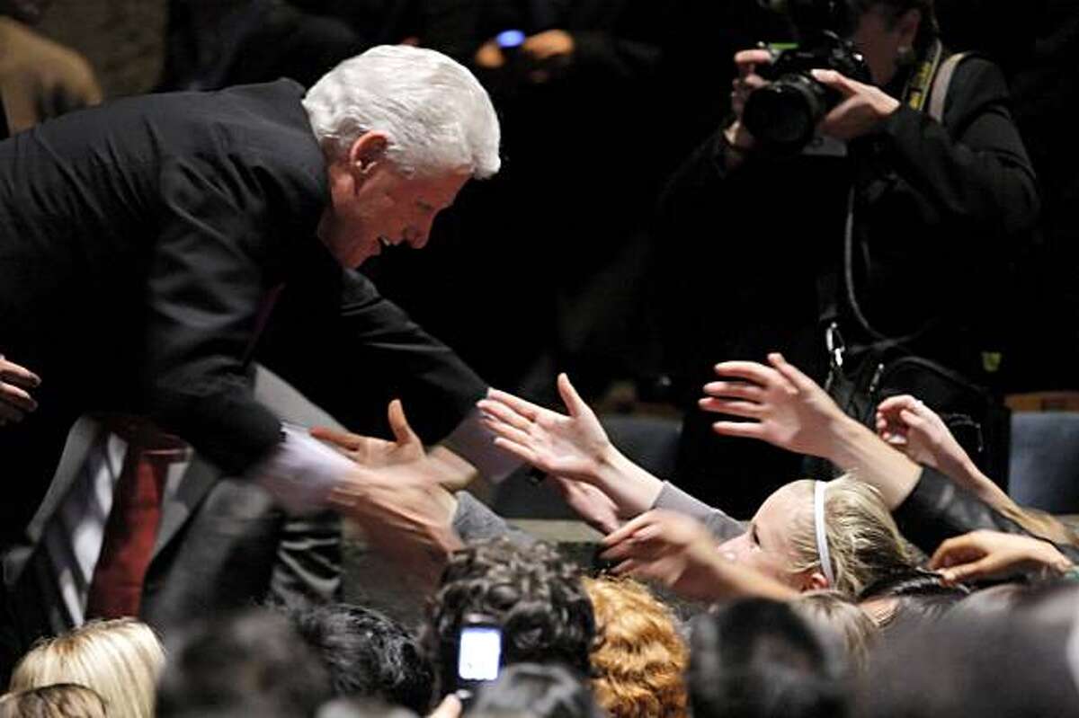 Clinton speaks to sold-out Cal crowd