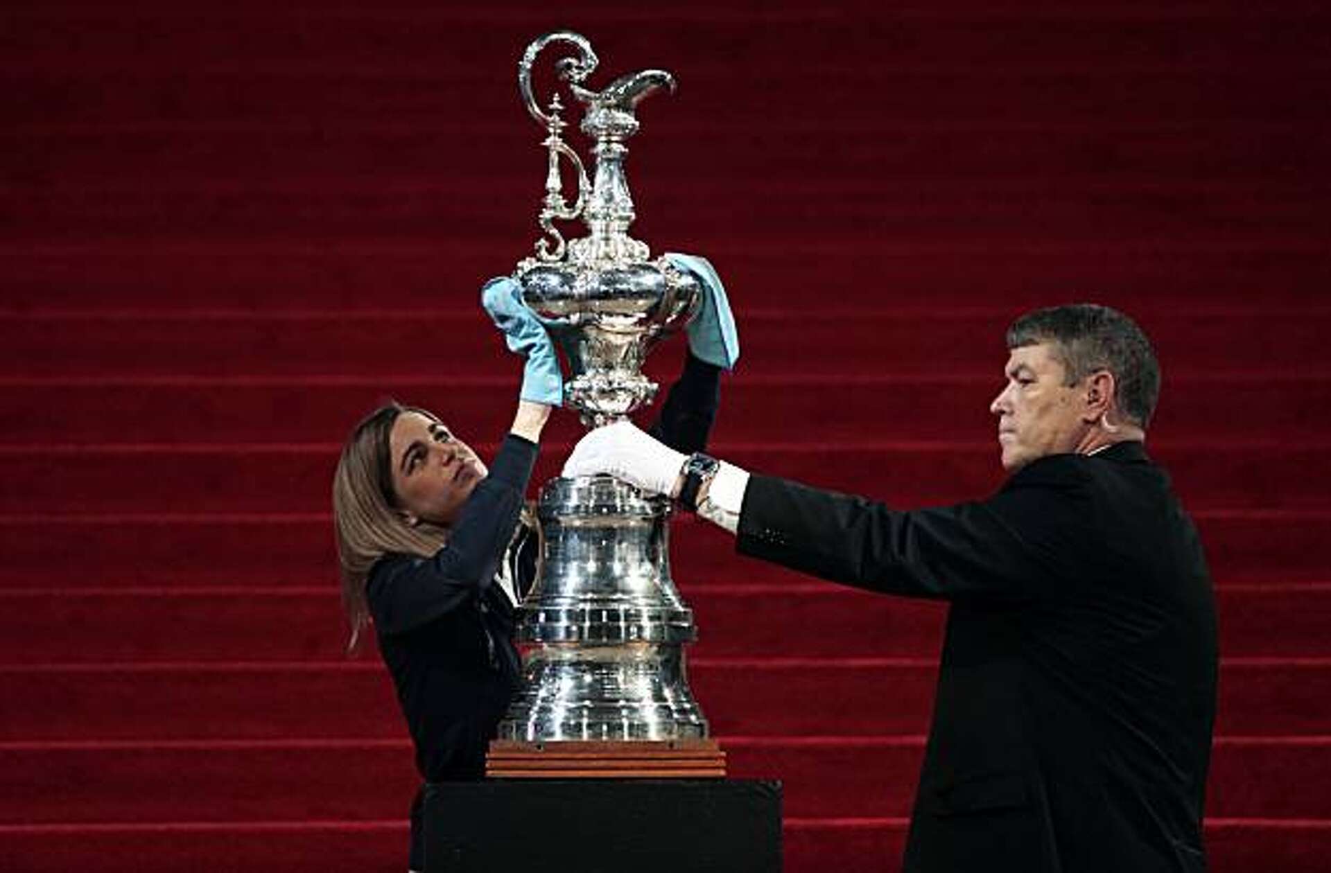 San Francisco welcomes America's Cup trophy