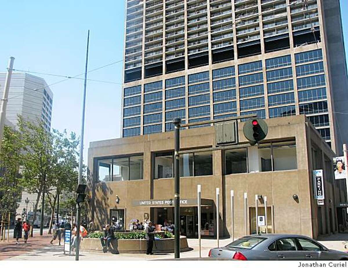 S.F.: Flag missing from Fox Plaza post office