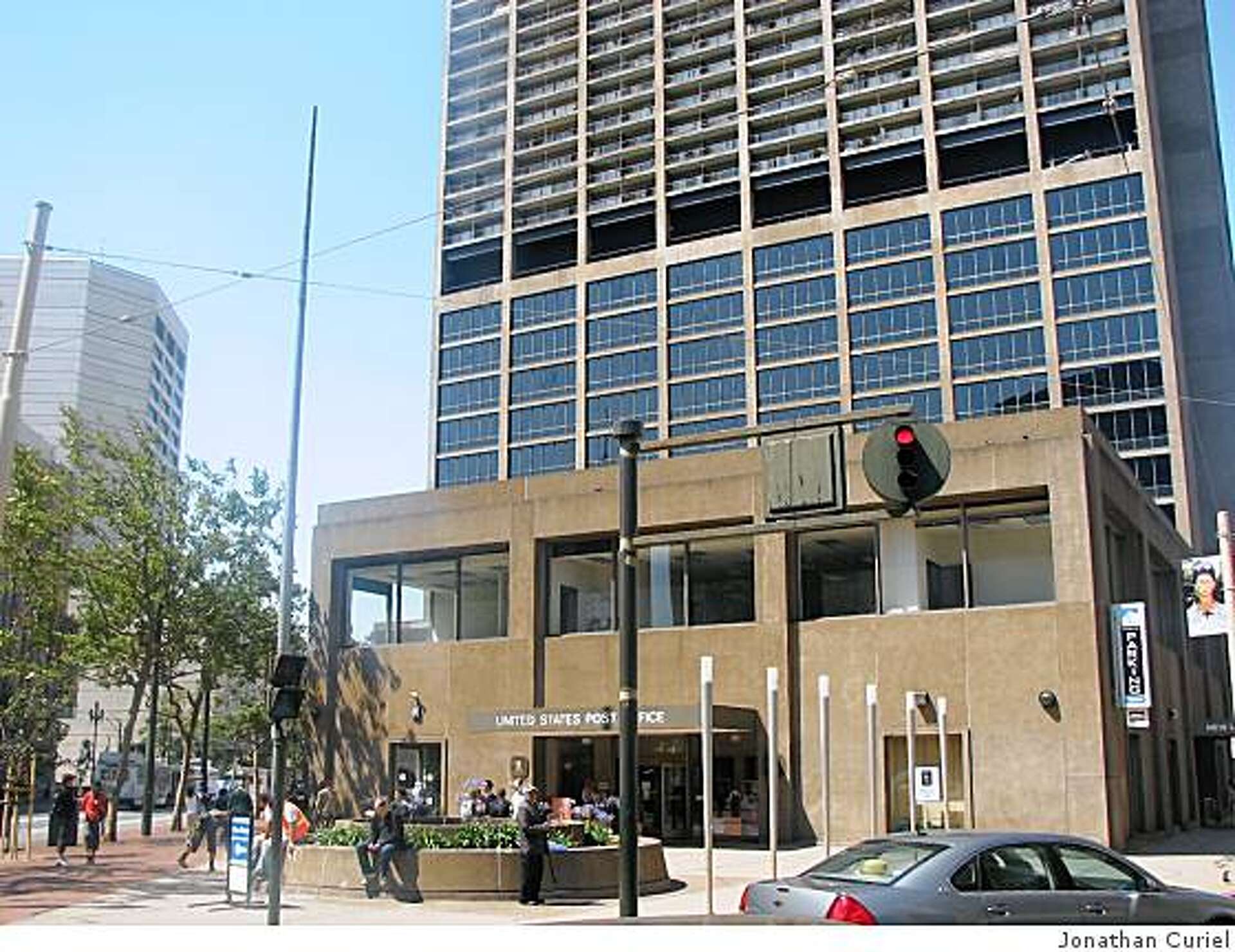 S.F.: Flag missing from Fox Plaza post office