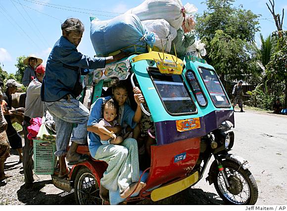 130,000 flee fighting in southern Philippines